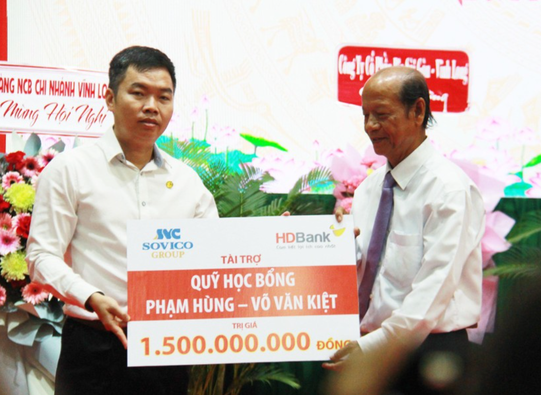 Vĩnh Long trao gần 1 tỷ đồng học bổng Phạm Hùng - Võ Văn Kiệt cho học ...