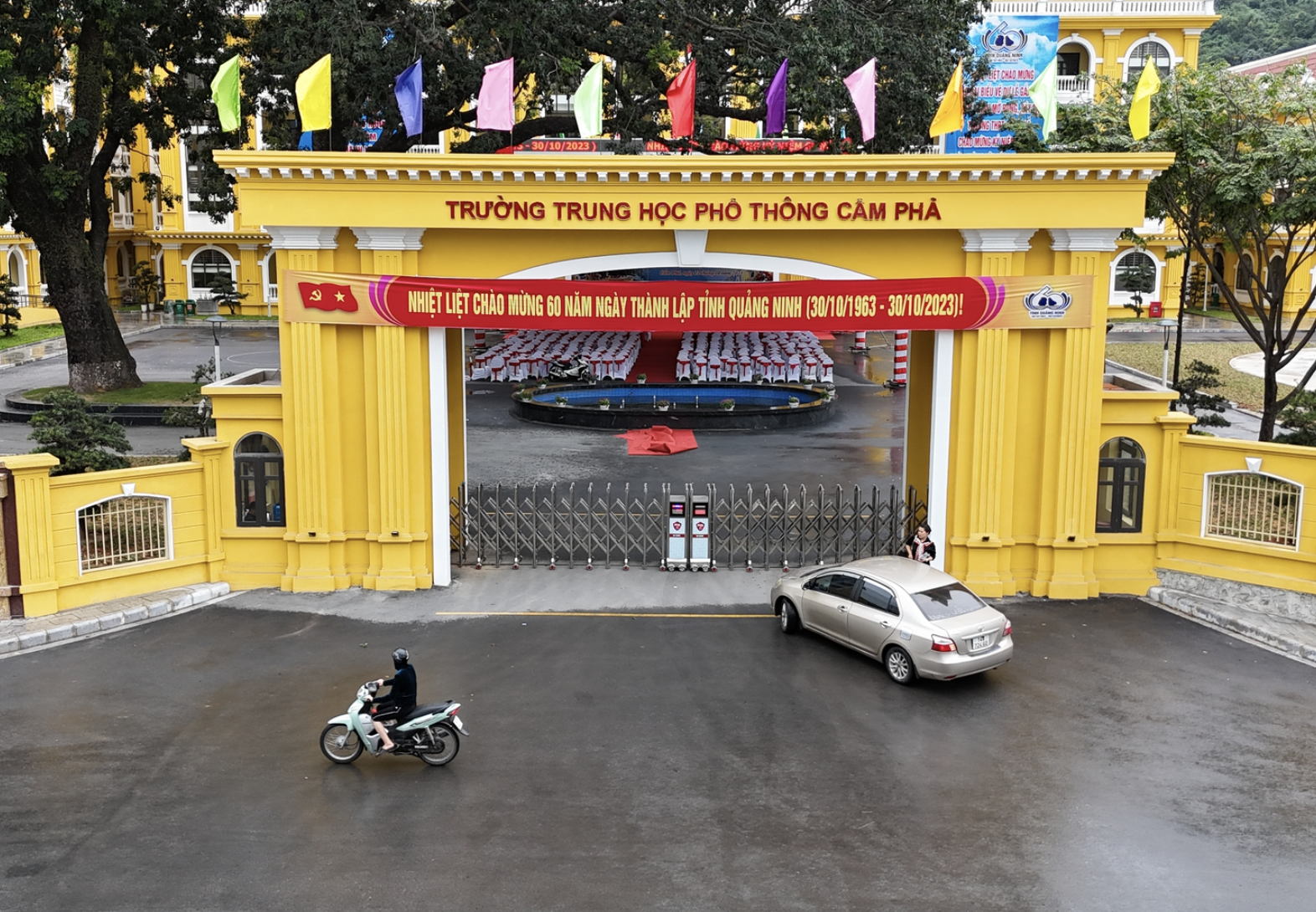 Quảng Ninh: Xác minh phản ánh giám thị gợi ý thí sinh cho bạn xem bài thi